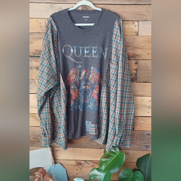 Que | Shirts | Upcycled Queen Graphic Plaid Sleeve Shirt | Poshmark